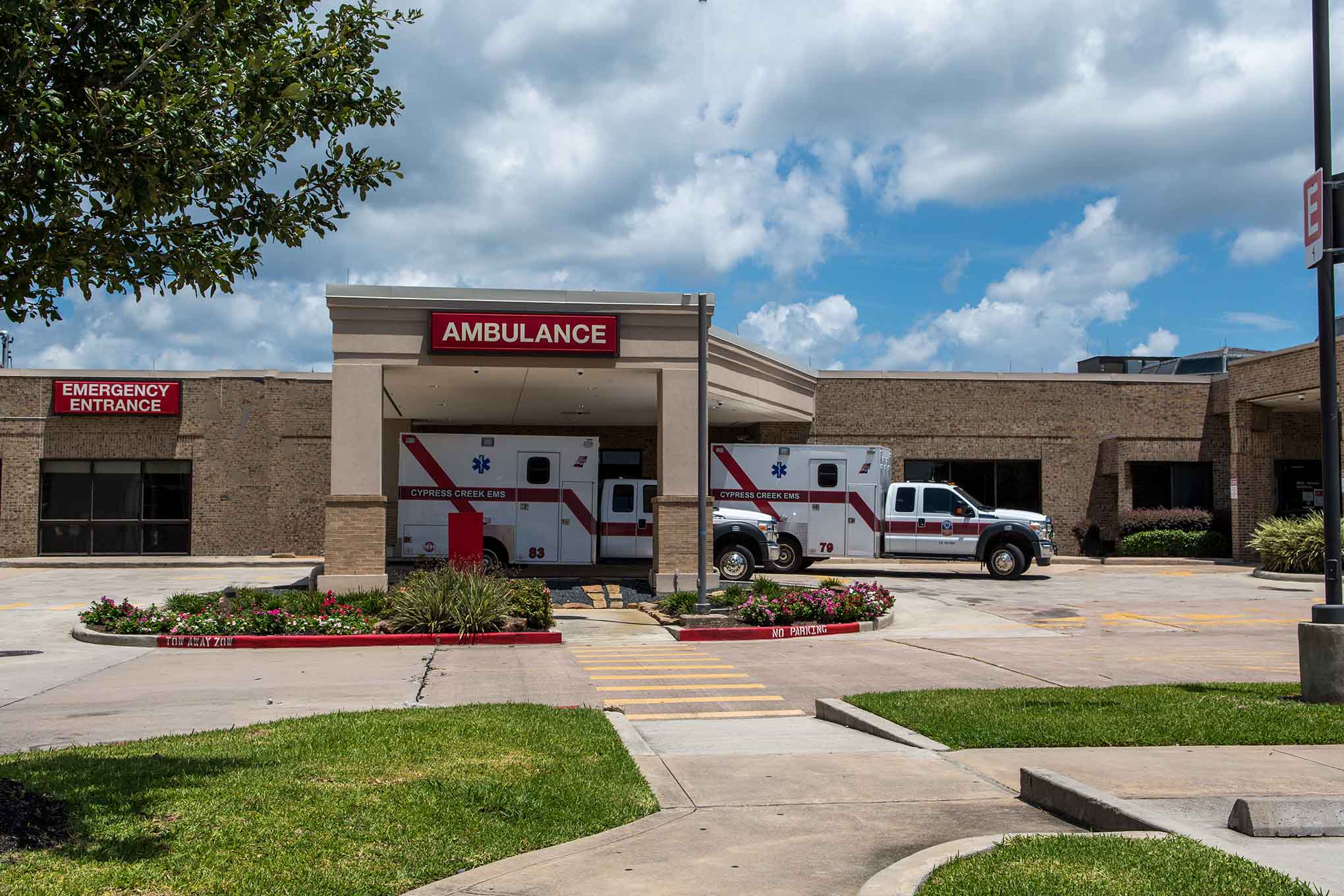 Autonomous Grounds Maintenance Robots | Snowbotix - Multi-Utility ...